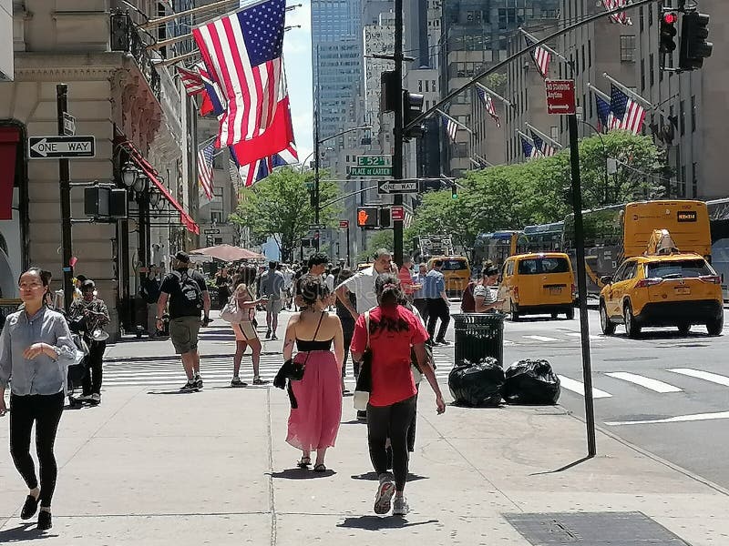 New York - Walking through Manhattan Area Editorial Stock Photo - Image ...