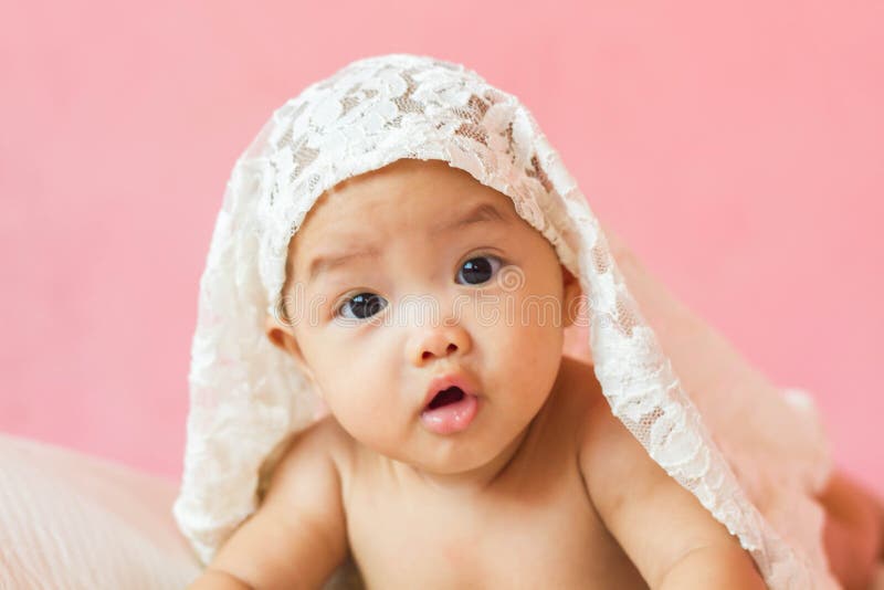 Newborn Baby Looking at the Camera Stock Image - Image of chili, chile ...