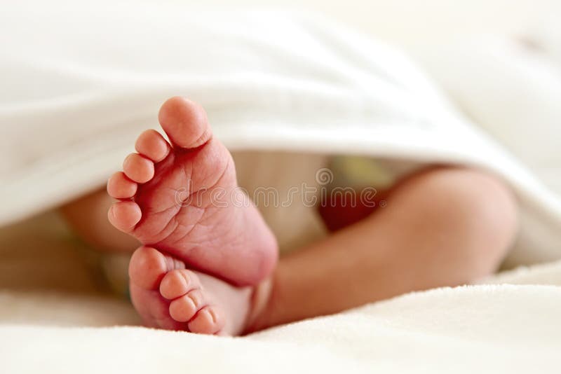 Baby Feet with Toes Turned Up Stock Photo - Image of life, parts: 9954556