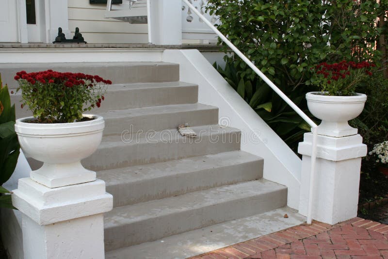 1+ Newspaper porch Free Stock Photos - StockFreeImages