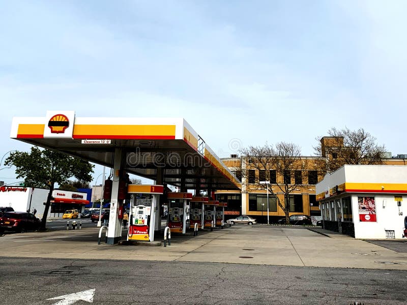 Newyork ,America - April 20 ,2020 : Shell Gas Station Editorial ...