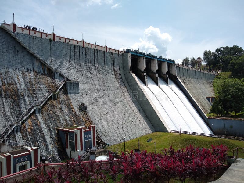 Neyyar Dam Shutter is a Gravity Dam on the Neyyar River in ...