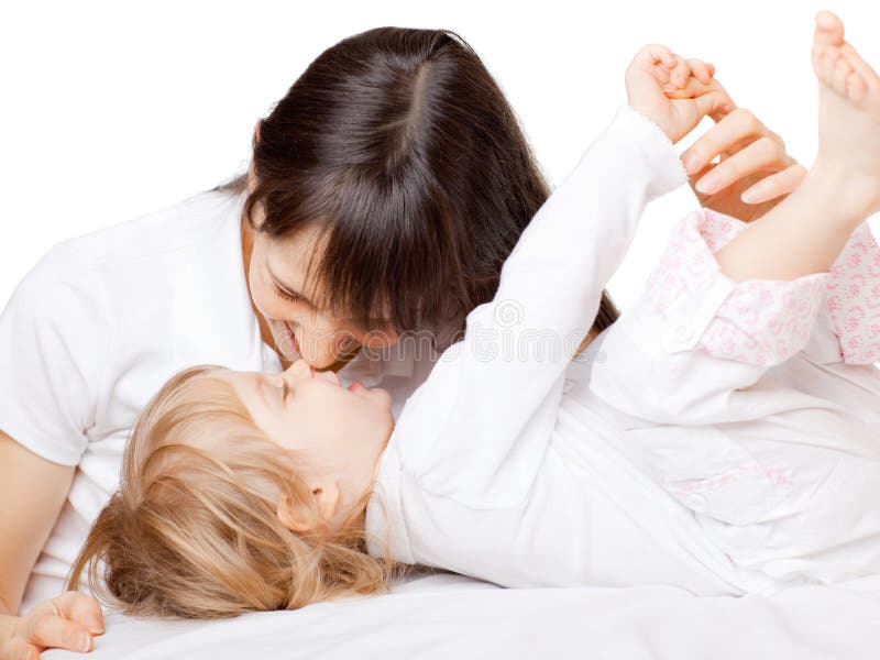 Niña con la mama imagen de archivo. Imagen de madre, morena - 12951269