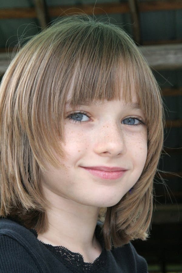 Niña con las pecas foto de archivo. Imagen de hermoso - 1776814