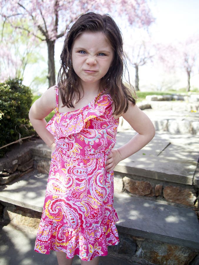 Niña enfadada imagen de archivo. Imagen de actitud, enojado - 31419975