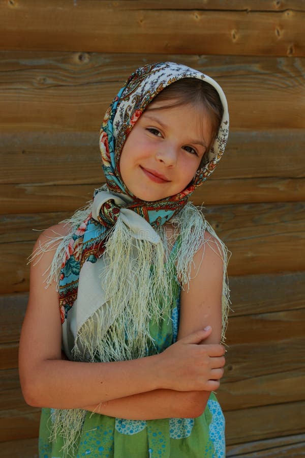 Niña rusa tradicional imagen de archivo. Imagen de rusia - 44076369