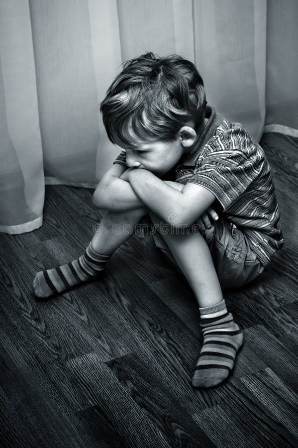 Niño ofendido imagen de archivo. Imagen de serio, poco - 9125625