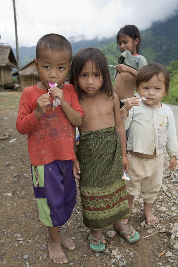 Niños en Laos fotografía editorial. Imagen de asia, pobre - 5482787