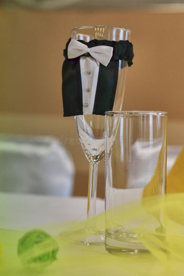 Nice ornate wedding table stock photo. Image of green - 140601978