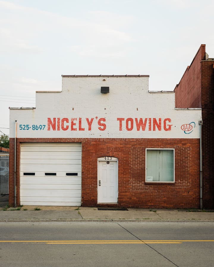 Nicelys Towing Sign, in Huntington, West Virginia Editorial Image ...