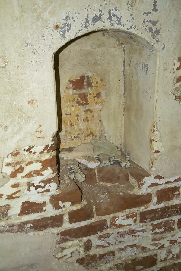 Niche in old brick wall stock photo. Image of ancient - 31179452