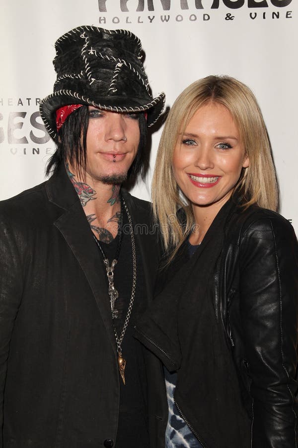 Nicky Whelan, DJ Ashba, La ROCHE Photo éditorial - Image du roche ...