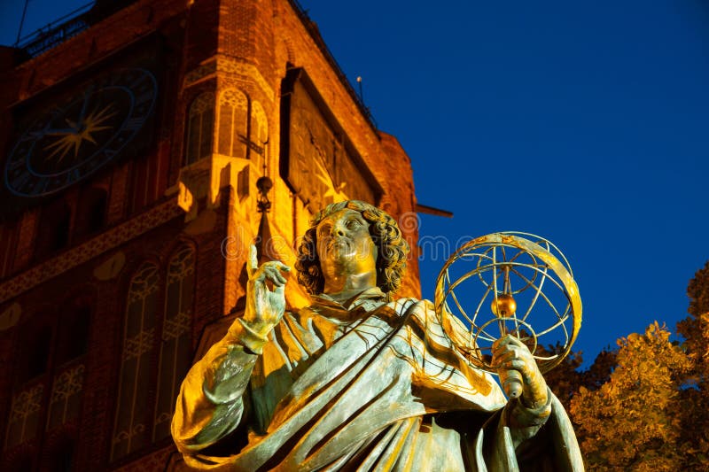 Nicolaus Copernicus Monument. Evening Statue in Front of the Old Town ...