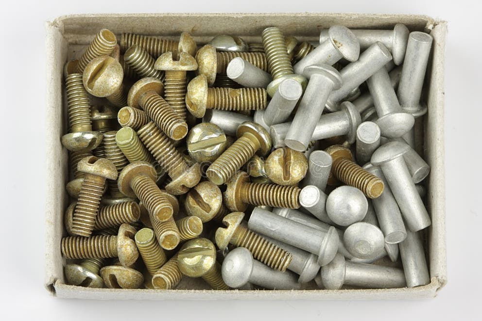 Niete und Schrauben stockbild. Bild von streichholzschachtel - 4199587