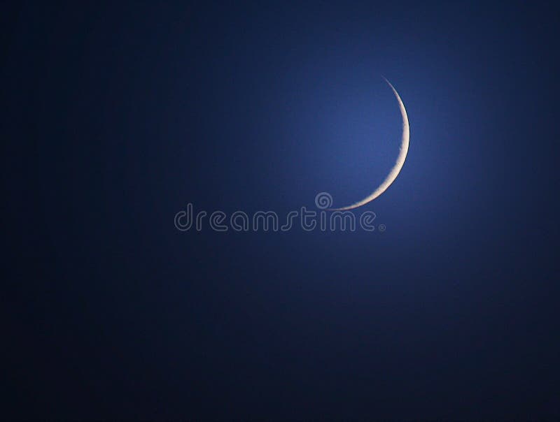 Nieuwe Maan stock afbeelding. Image of nieuw, ronde, landschap - 60599757