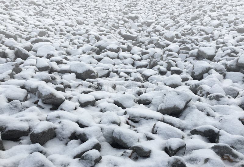 Nieve En Paisaje De Las Rocas Imagen de archivo - Imagen de nebuloso ...