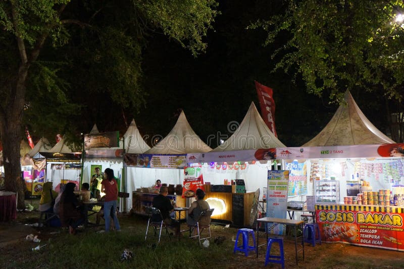 Night bazaar editorial photography. Image of park, bazaar - 55358107