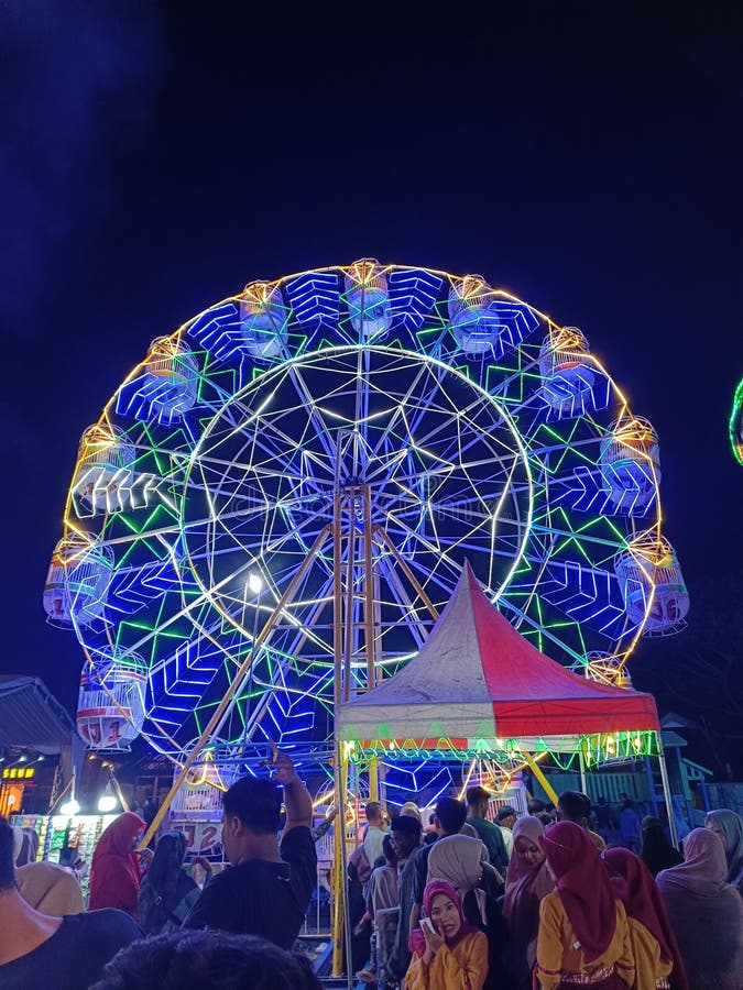 Night Bianglala with Crowded People in Sumatra Editorial Image - Image ...