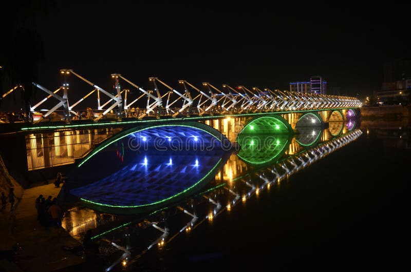 Night bridge stock image. Image of reflection, cross - 21094407