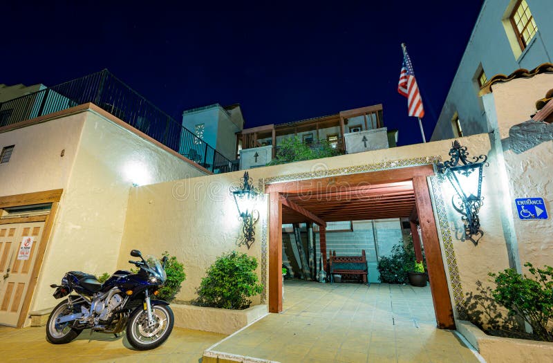 Night Exterior View of the Sonora Inn Editorial Photo - Image of night ...