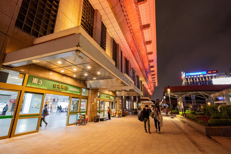 Night Exterior View of the Taipei Main Station Editorial Photo - Image ...