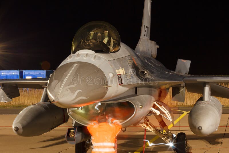 Night Flight Exercise F-16 Fighting Falcon Editorial Stock Image ...