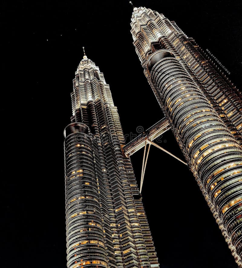 Night in klcc stock image. Image of tower, light, honour - 138634489