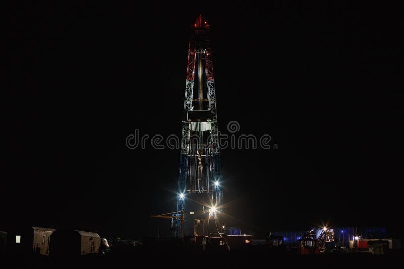 Night land drilling rig stock image. Image of silhouette - 75901165