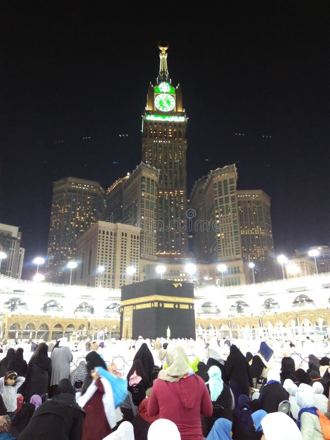 Night at the mecca editorial photography. Image of prayer - 223184342
