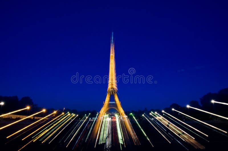 Night Scene of Eiffel Tower Editorial Photography - Image of night ...