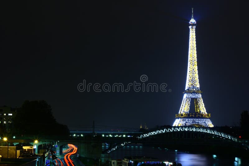 Night Scene of Eiffel Tower Editorial Stock Photo - Image of scene ...