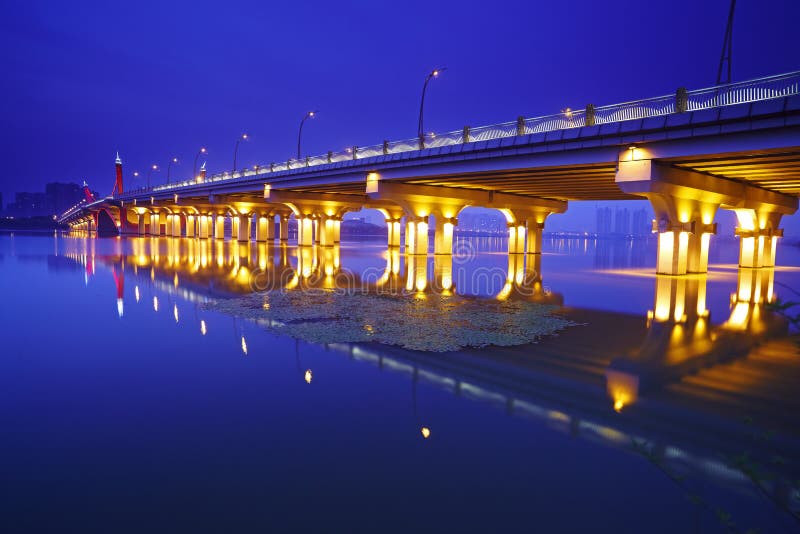 Night scene of Lihu Bridge stock photo. Image of color - 18557202