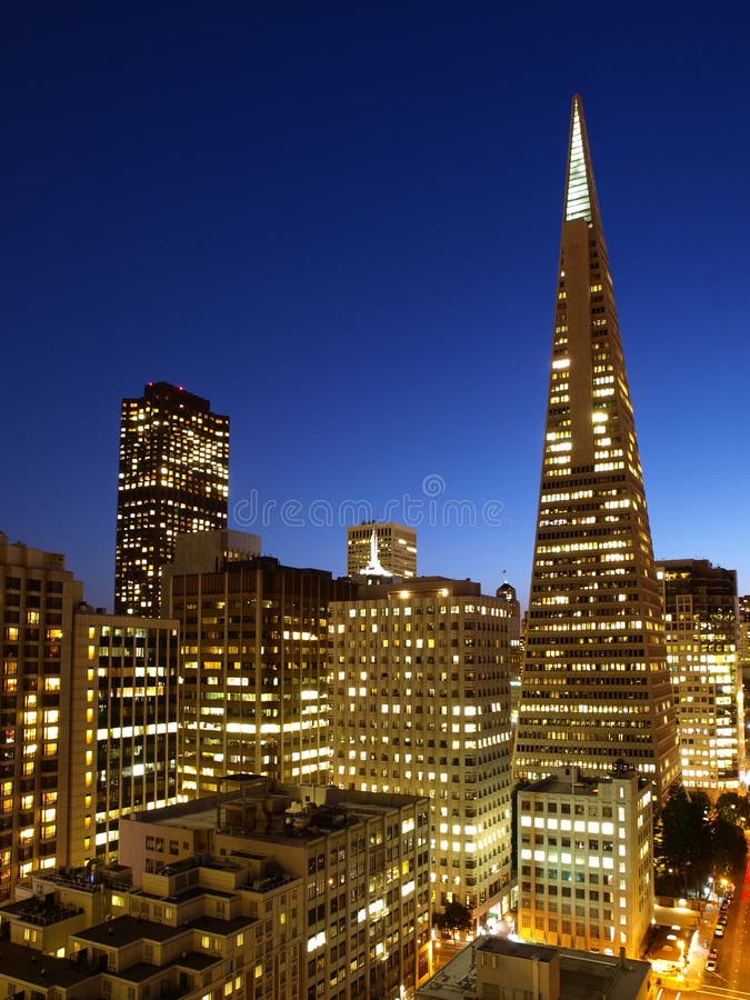 Night Scene of Transamerica Pyramid Editorial Stock Image - Image of ...