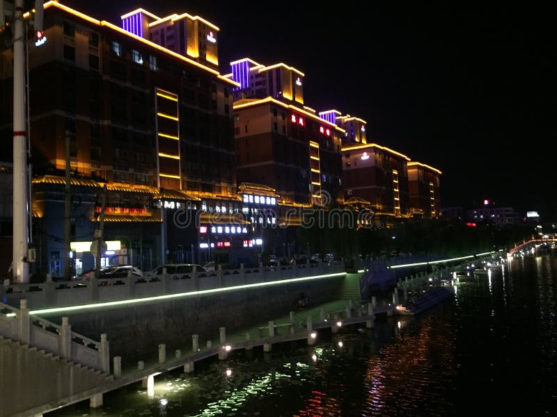 Night Scenery of Chicago Downtown Skyline in Millennium Park, Chicago ...