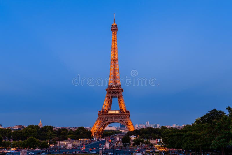 Night Scenes of Eiffel Tower Editorial Photo - Image of tall, lights ...