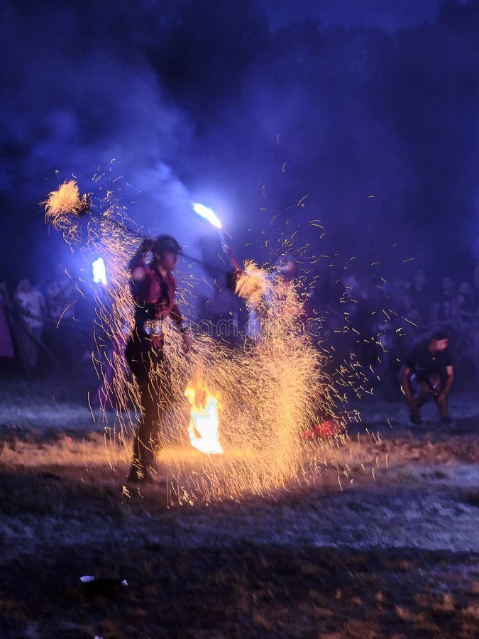 Night show dance with fire editorial photo. Image of juggling - 254737241