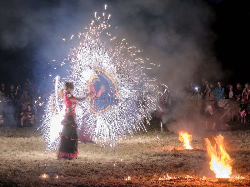 Night show dance with fire editorial image. Image of night - 254737290