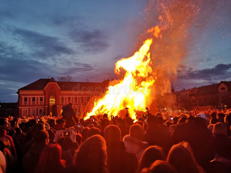 Night street fire editorial stock image. Image of travel - 175094274