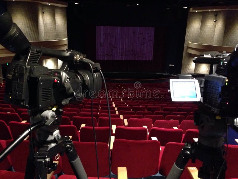 A Night at the Theatre editorial stock image. Image of cameras - 44476414