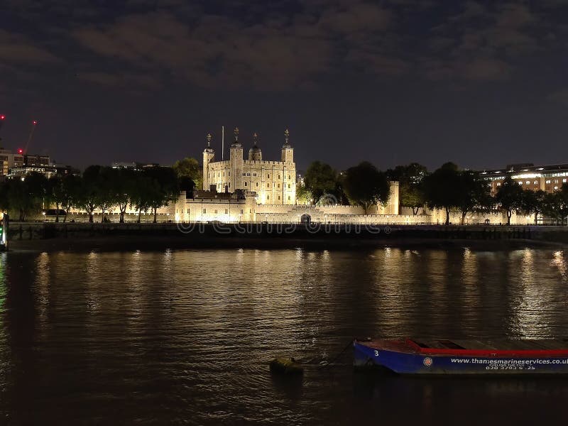 Night Time View of the Tower of London in London Editorial Photo ...