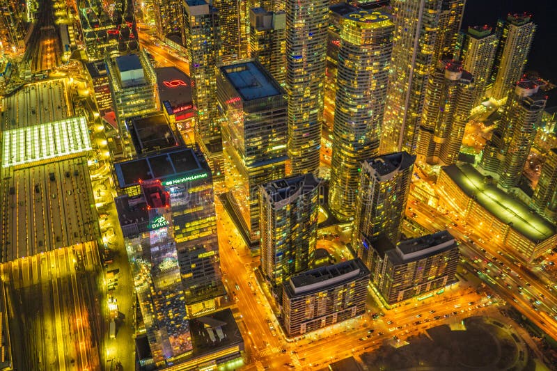 Night Toronto Transport Artery Editorial Photo - Image of cars, views ...