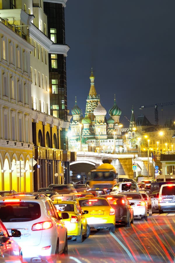 Night traffic in Moscow editorial photo. Image of coach - 79664596