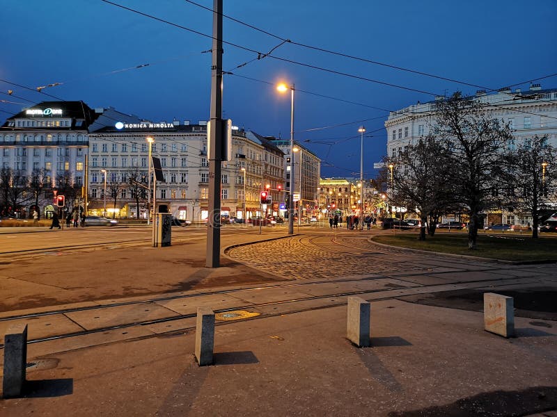 A night in Vienna editorial stock image. Image of street - 183260504