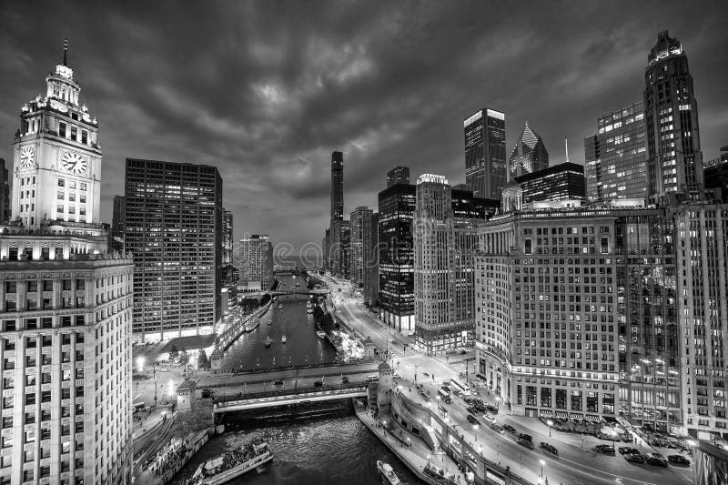 Night View of Chicago Skyscrapers from City Rooftop Editorial Stock ...