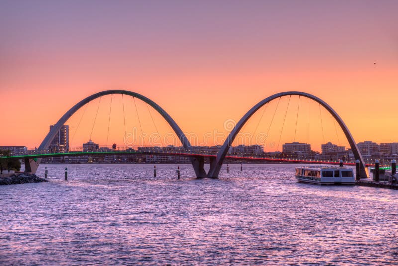 Night View of Elizabeth Quay Bridge in Perth, Australia Editorial Stock ...