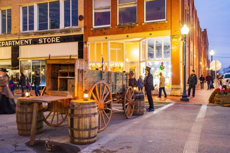 Night View of the Famous Guthrie Victorian Walk Editorial Photo - Image ...