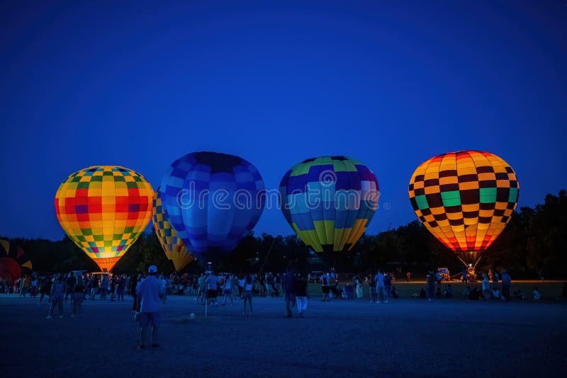 Night View of the Firelake Fireflight Balloon Festival Event Editorial ...