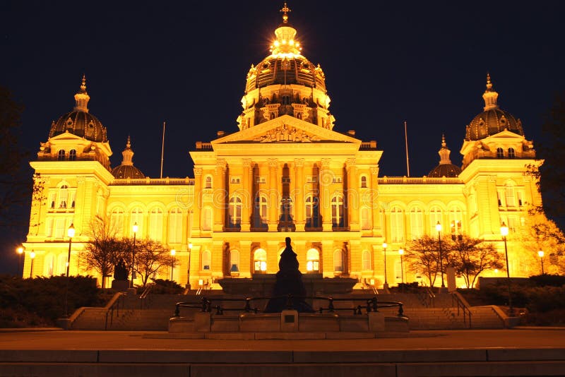 Night View of Iowa State Capitol Stock Photo - Image of night, dome ...