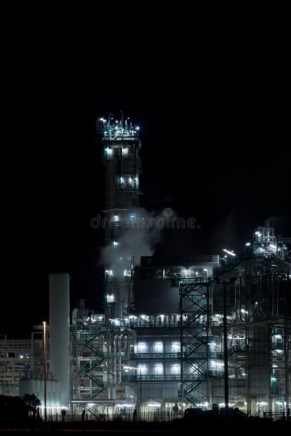 Night View of an Oil Refinery Plant Stock Image - Image of buildings ...