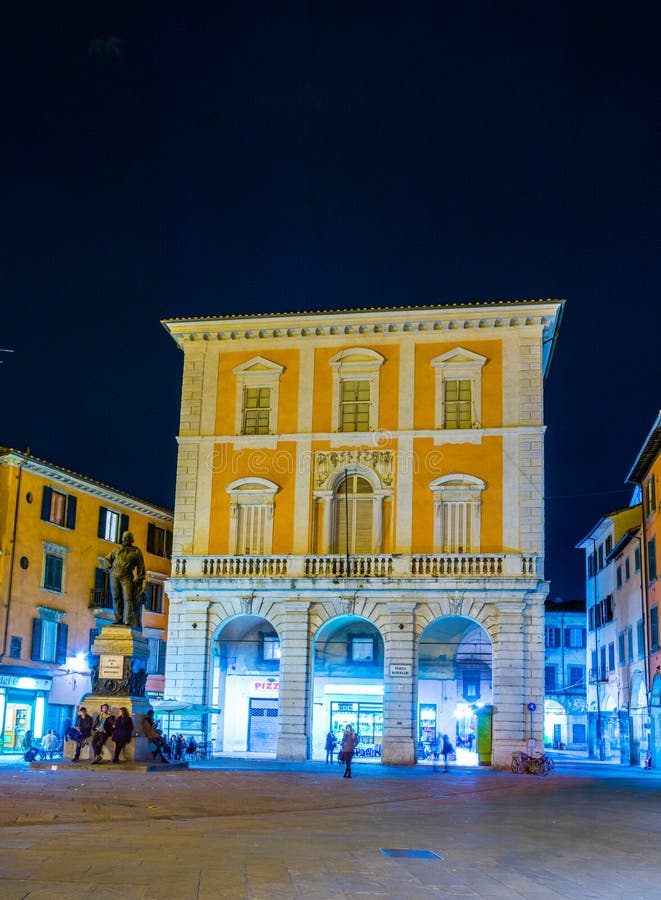 Night View of the Piazza Garibaldi in Pisa...IMAGE Editorial Photo ...